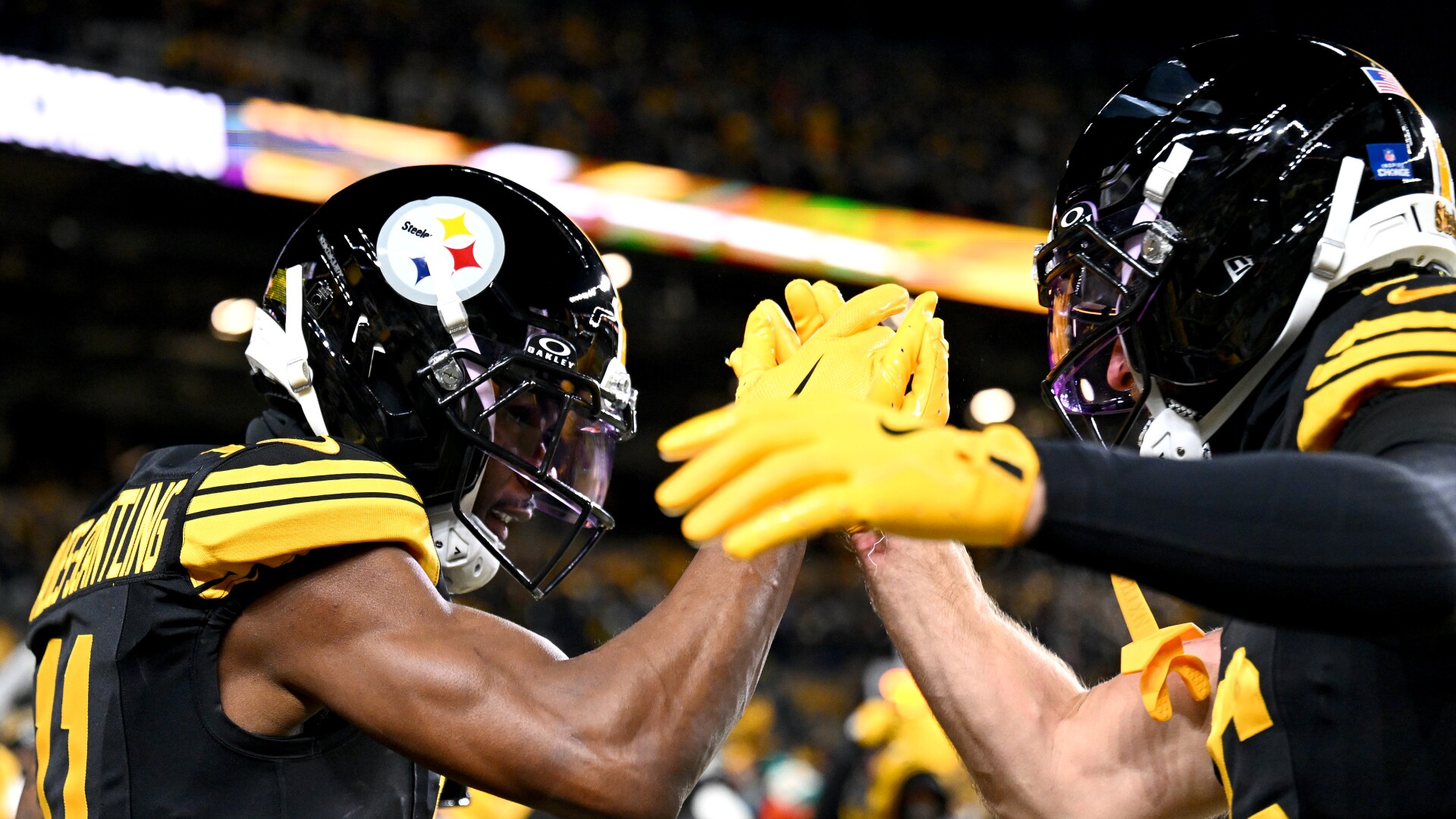 Steelers score on a fourth consecutive possession, lead 28-3