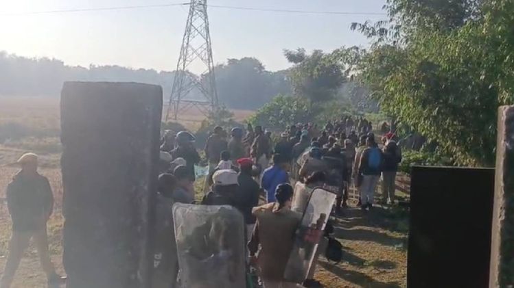 Assam: Protesters attempt to block railway lines in Gossaigaon over ...