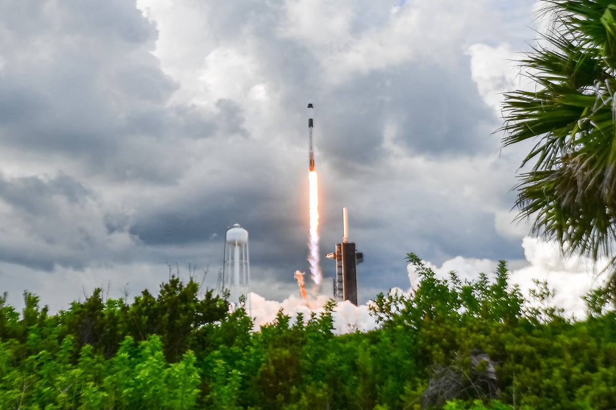 NASA and SpaceX launch international crew for ISS research expedition!