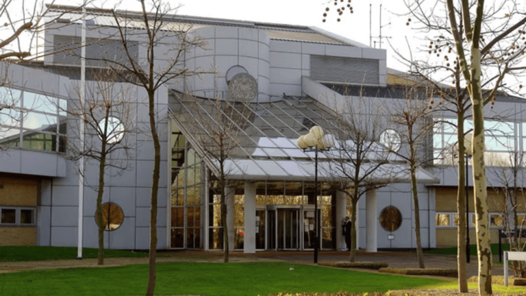 Female probation officer admits romantic relationship with inmate at ...