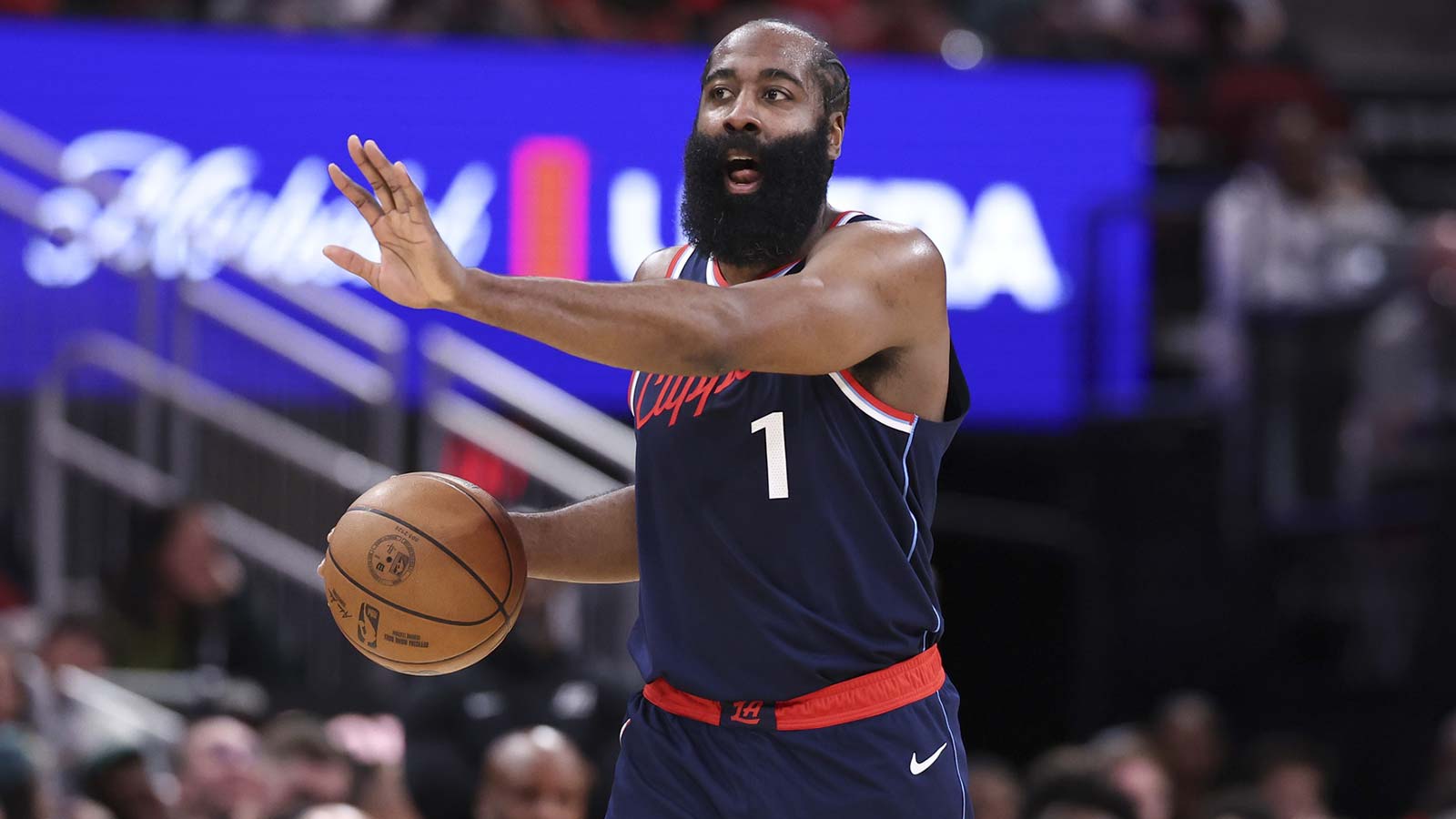 Clippers’ James Harden connects with John Collins for monster slam
