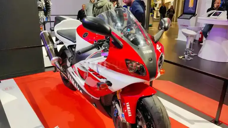Yamaha edisi spesial R-Series 70th anniversary, andalkan livery legendaris