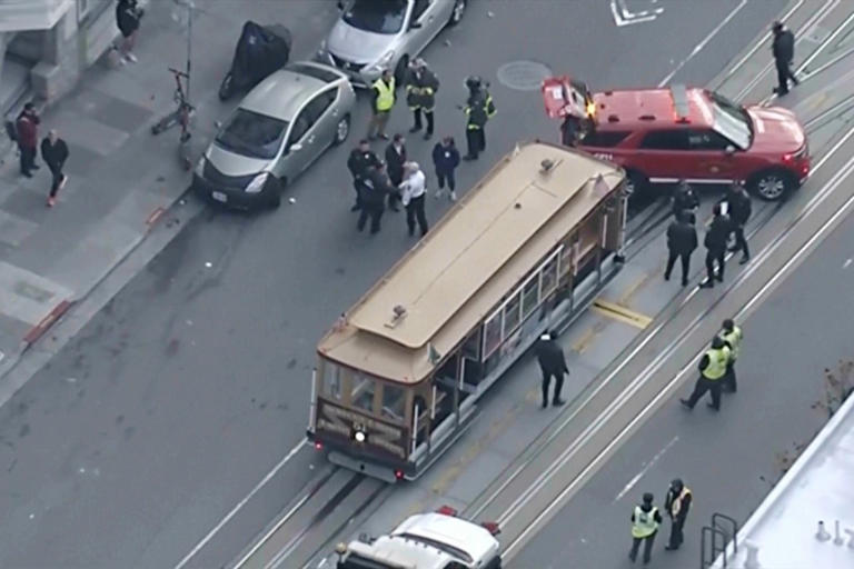 15 injured after San Francisco cable car comes to screeching halt