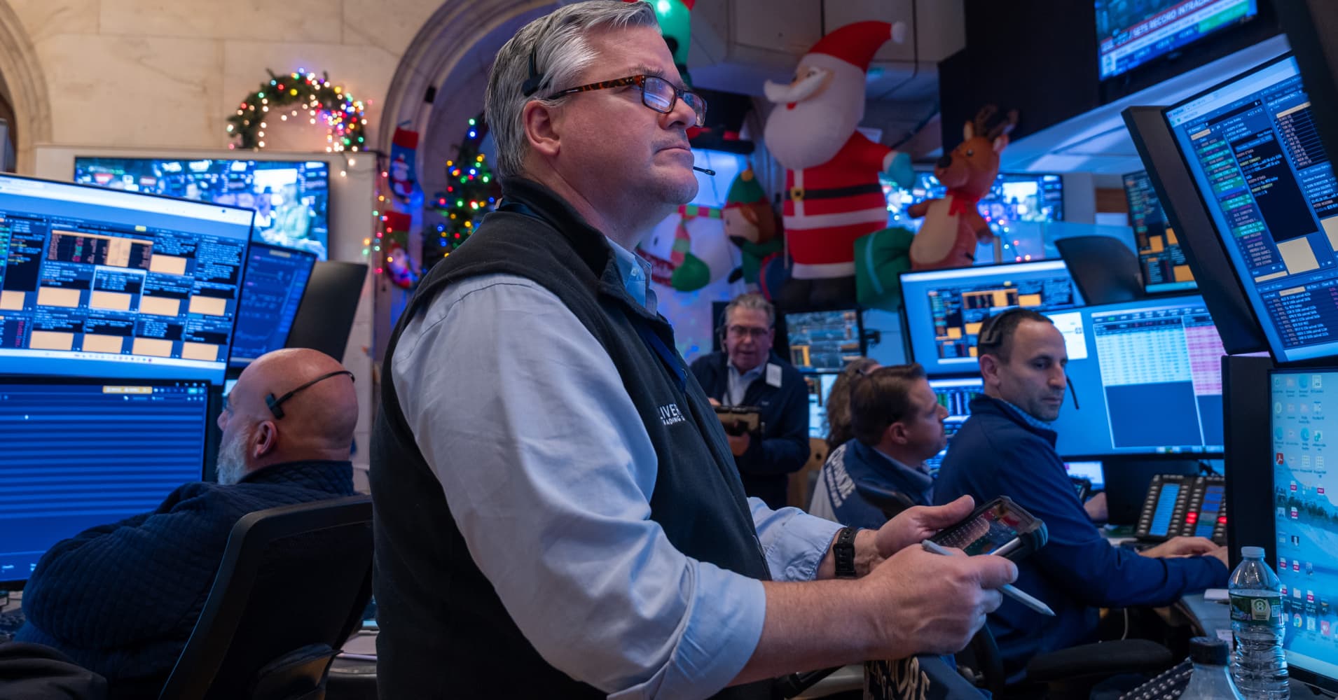 Treasury yields are slightly lower after delayed jobs figures show net ...