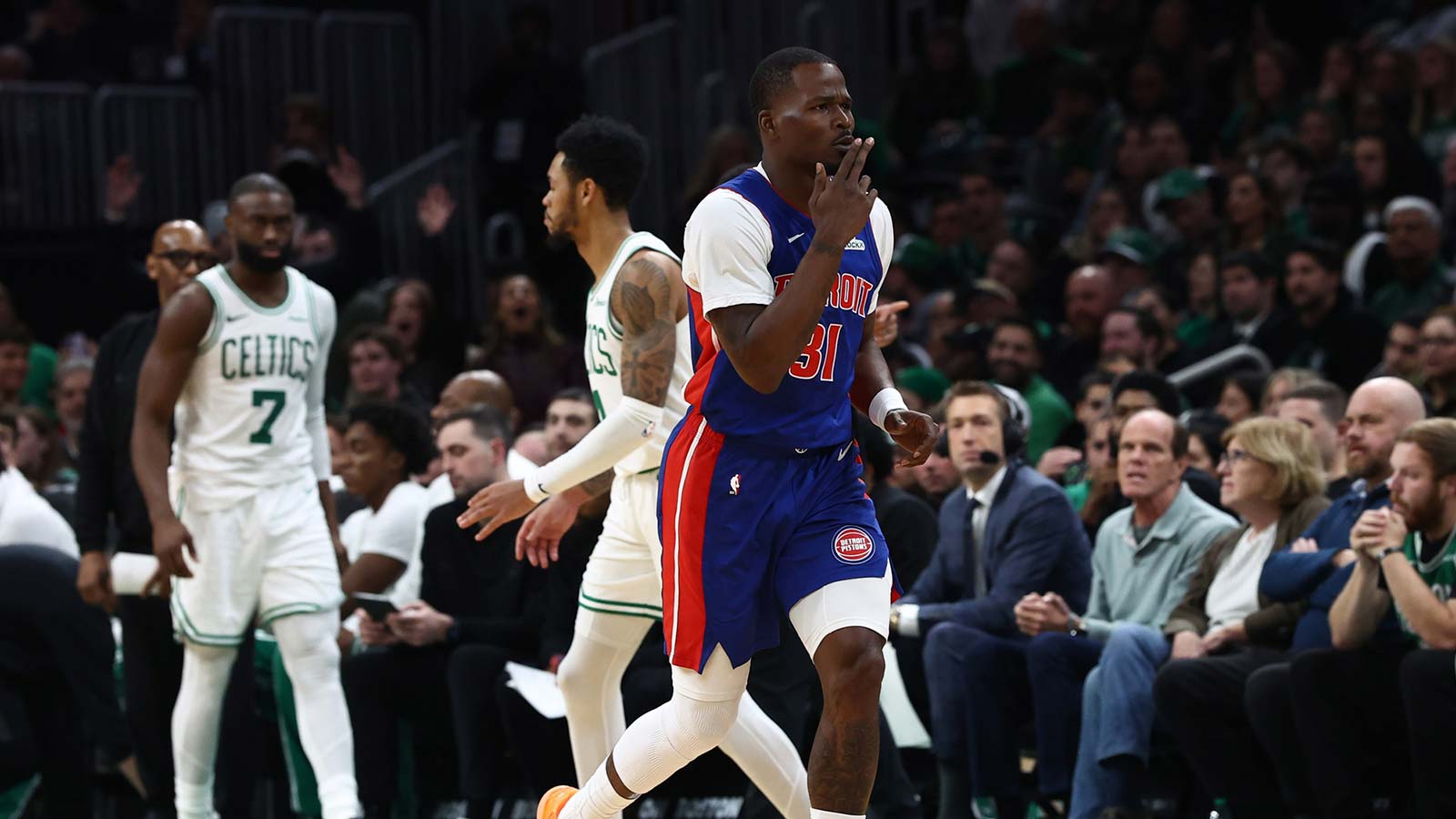 Pistons’ Javonte Green puts Derrick White on a poster with savage throwdown