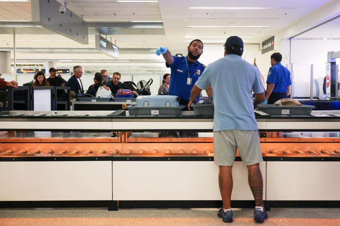 How crowded will the Miami airport get during Christmas travel? See ...