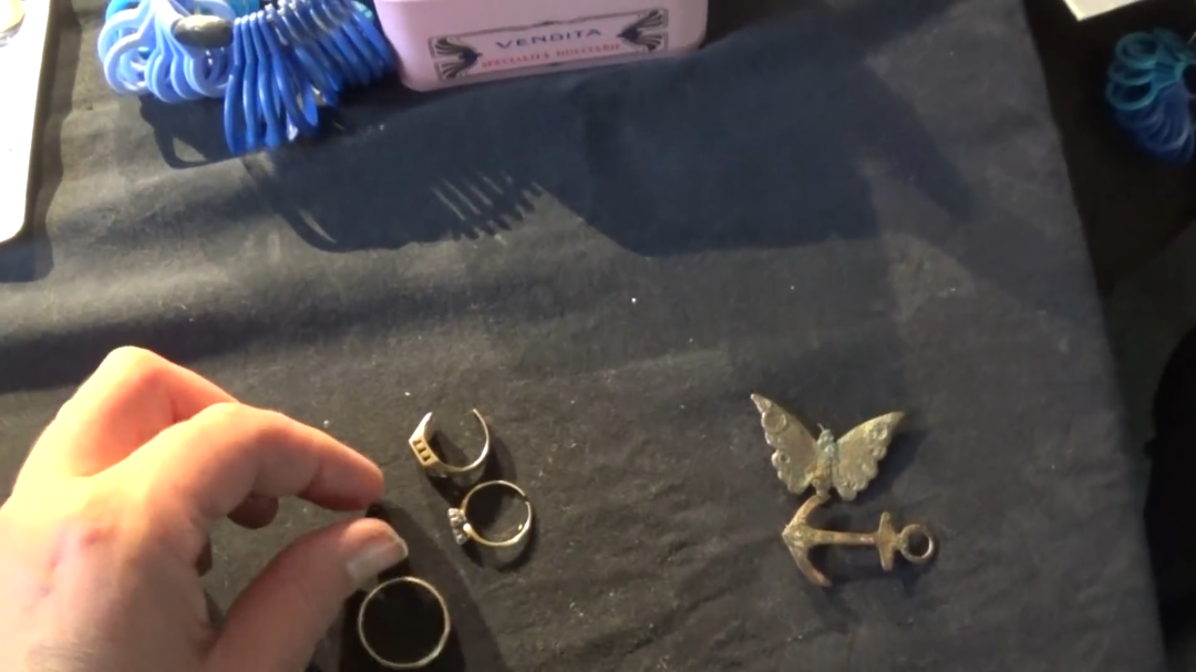 Very unexpected find! Gold ring in the mud