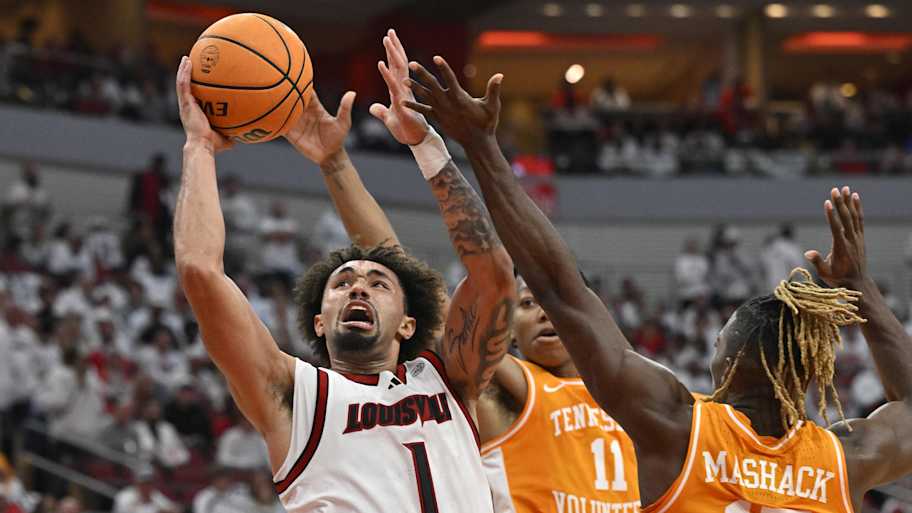 Preview: Louisville faces Tennessee in ranked road matchup