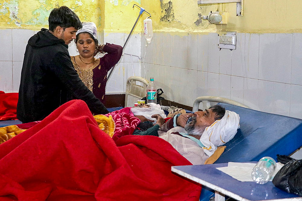 Fog triggers deadly multi-vehicle pile-up on Yamuna Expressway
