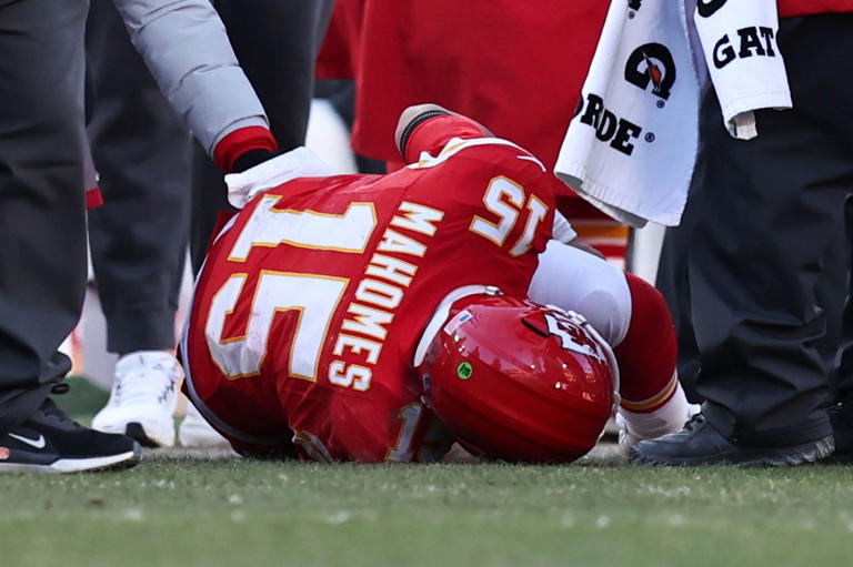 Patrick Mahomes tore his ACL. Here's what a surgeon says about the ...