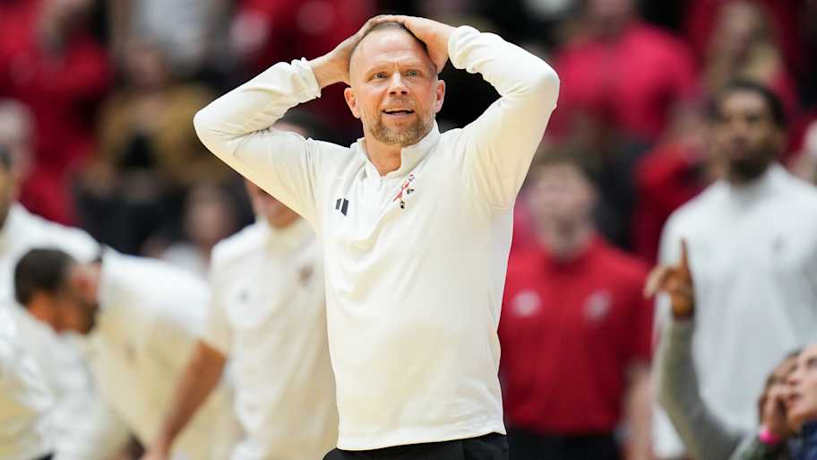 Louisville's odds change drastically over night vs Tennessee and a ...