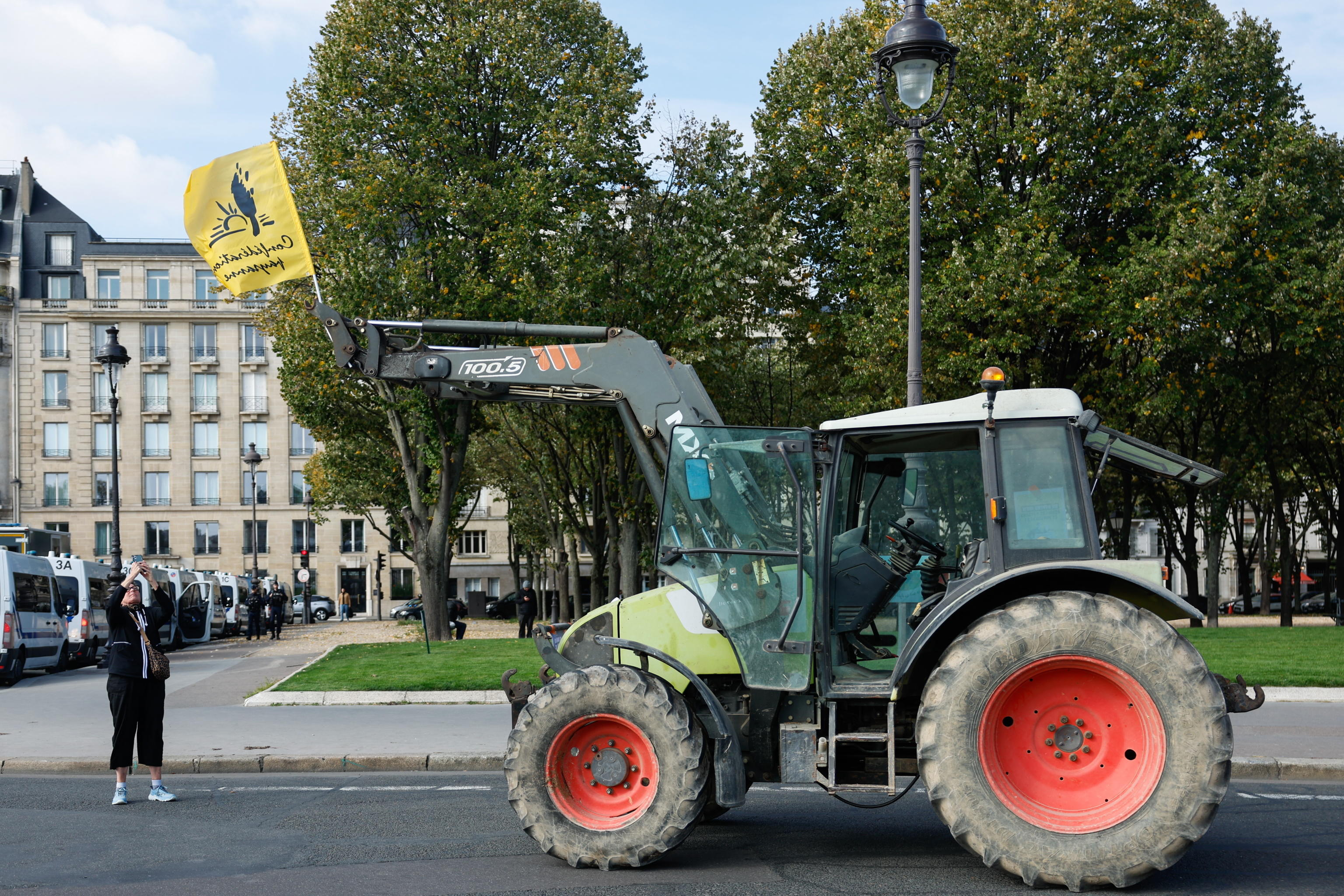 No al Mercosur, gli agricoltori tornano a bloccare le strade in Francia