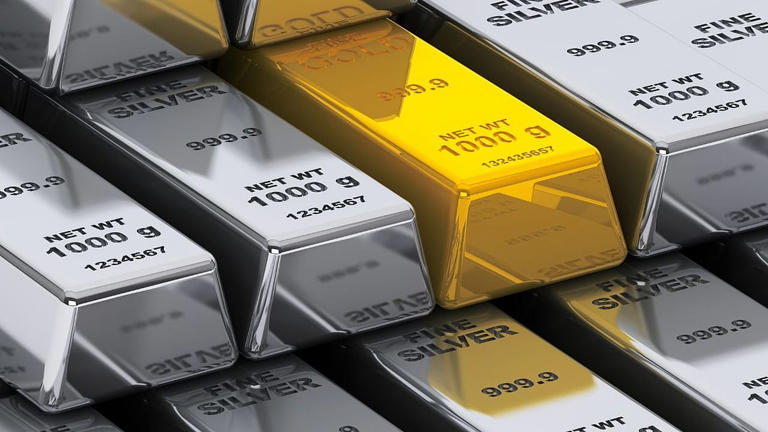 Gold, silver brace for swings next week on US data, Venezuela turmoil ...