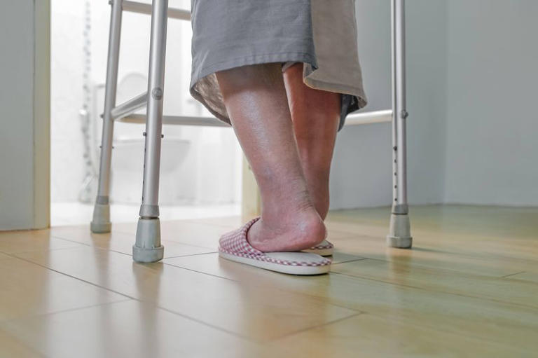 Doctor explains four early dementia signs that may appear before memory ...