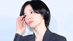 Bikin Salfok Song Hye Kyo Tampil Debut Rambut Pendek