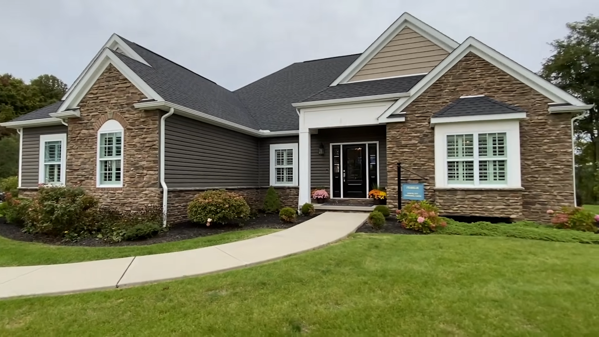 Franklin by Wayne Homes | 3 bed, 2 bath model home tour
