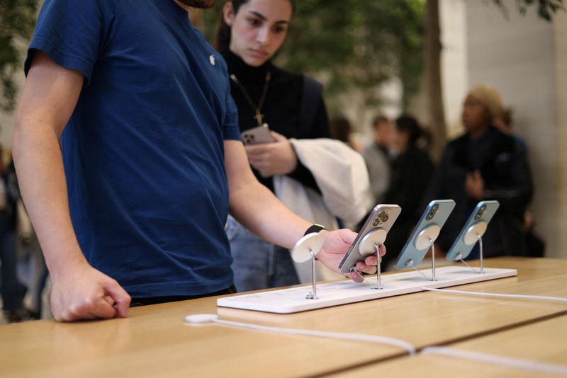 Rising chip costs to push global smartphone shipments down in 2026 ...