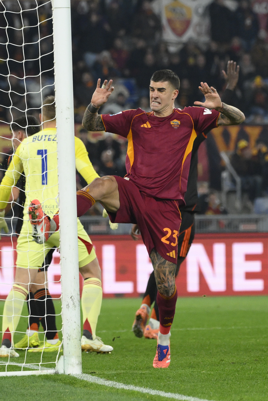 Roma-Como, Mancini andava espulso? I colpi proibiti, lo scontro con ...