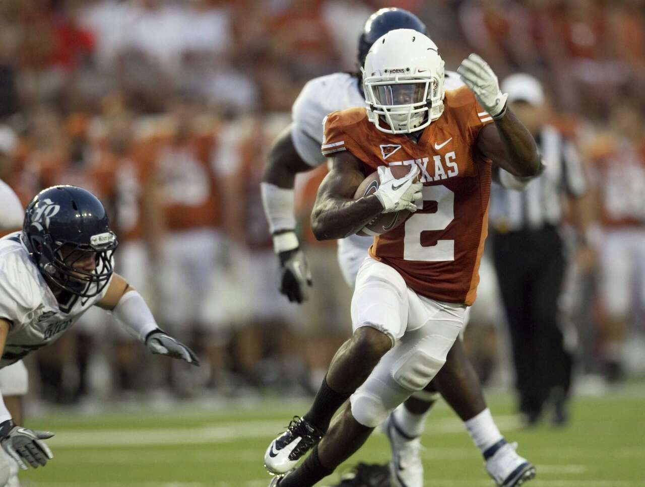ESPN analyst, former NFL star returns to Austin to play Mother Ginger ...