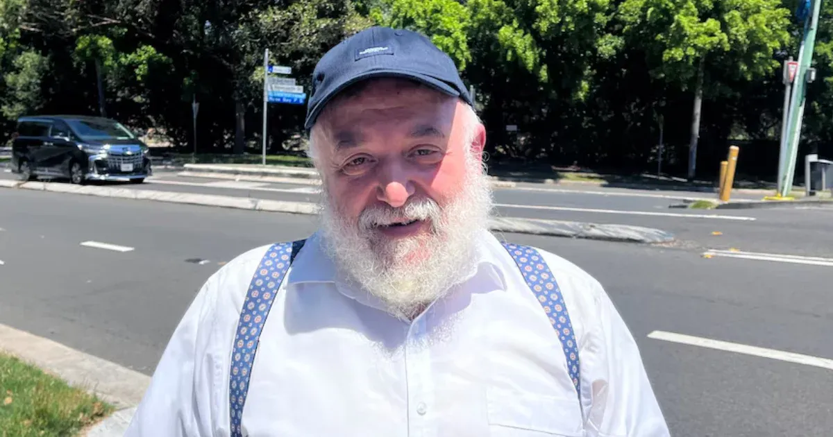 Bondi Beach újabb hősei: egy idős férfi téglával dobálta meg a ...