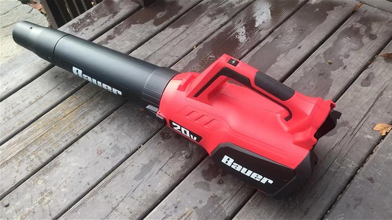 How to choose the best cordless leaf blower from Harbor Freight