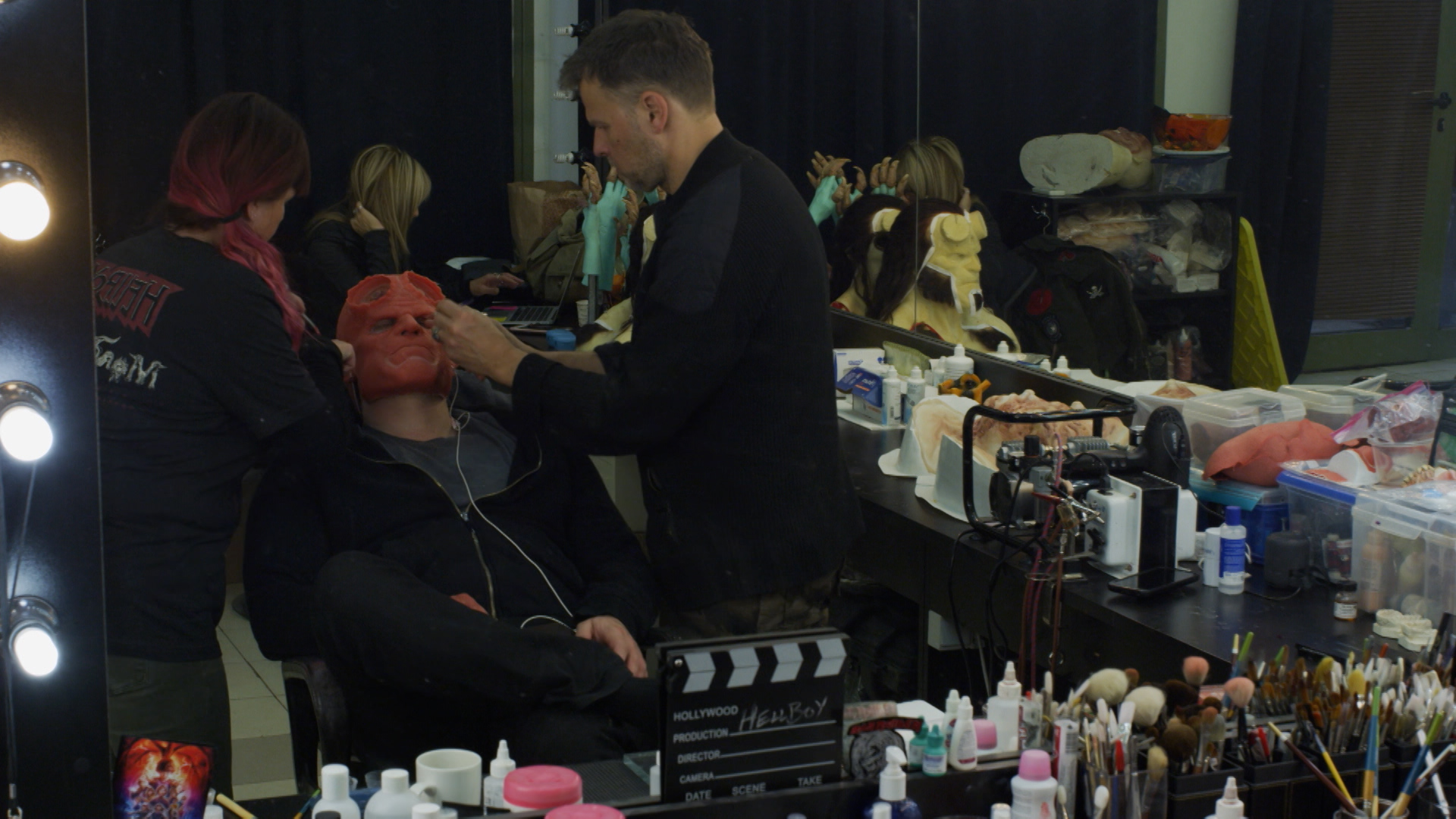Behind the curtain: The real life of actors on set
