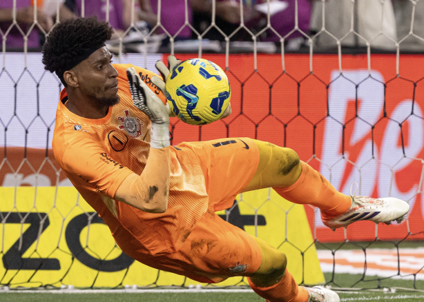 Corinthians vence quinta disputa de pênaltis consecutiva na Neo Química ...