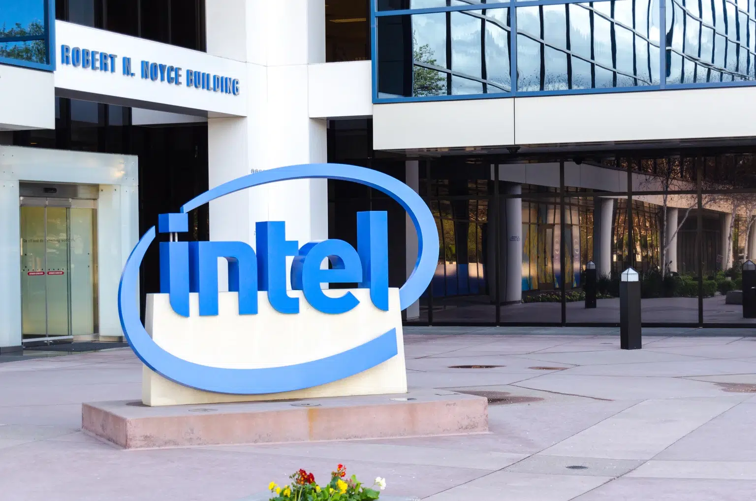 Intel valida scanner da ASML que vai produzir chips menores que 2nm em ...