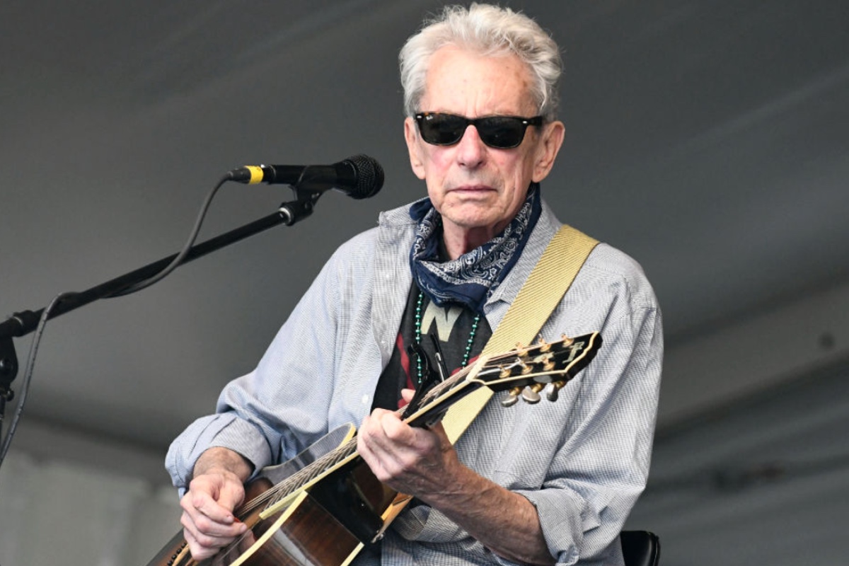 '70s and '80s country singer dies of Lewy body dementia, Parkinson's and pneumonia: Joe Ely was 78