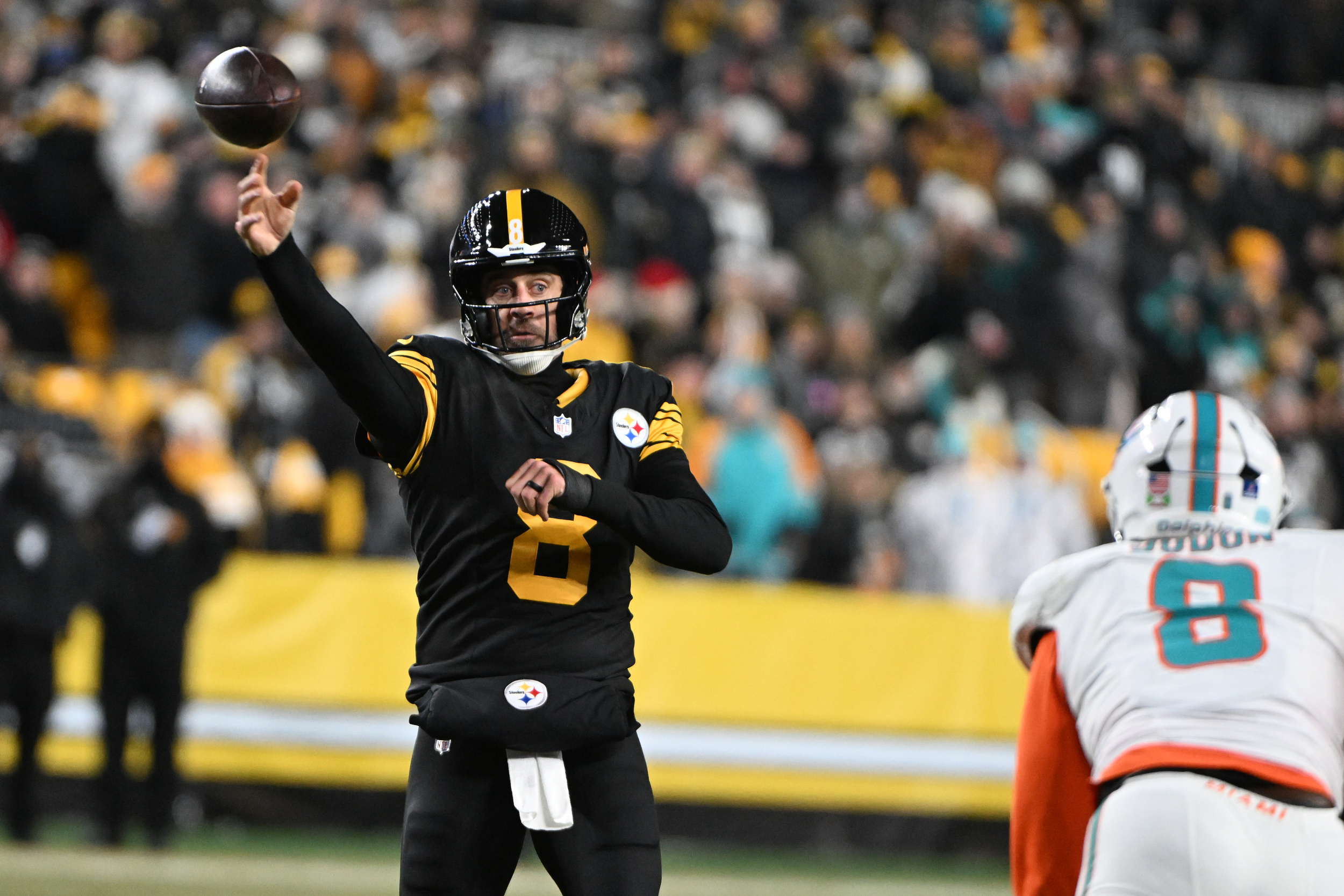 Aaron Rodgers makes NFL history at age 42