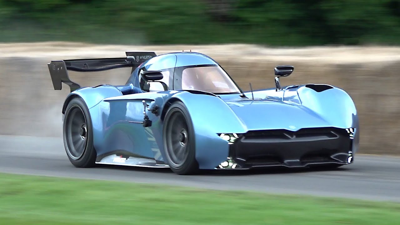 McMurtry electric fan car blasts through the course