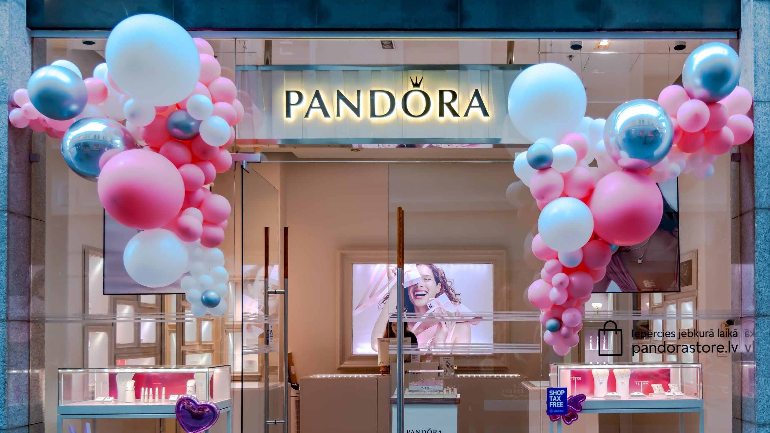 Pandora moves CEO succession ahead of schedule