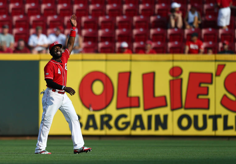 Brandon Phillips signing one-day contract to retire with Reds