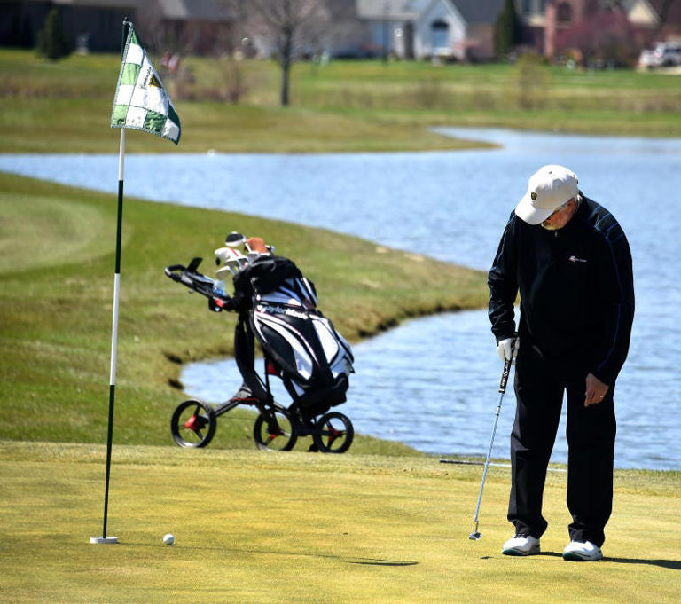 This Michigan golf course near Detroit is for sale for $2.5 million