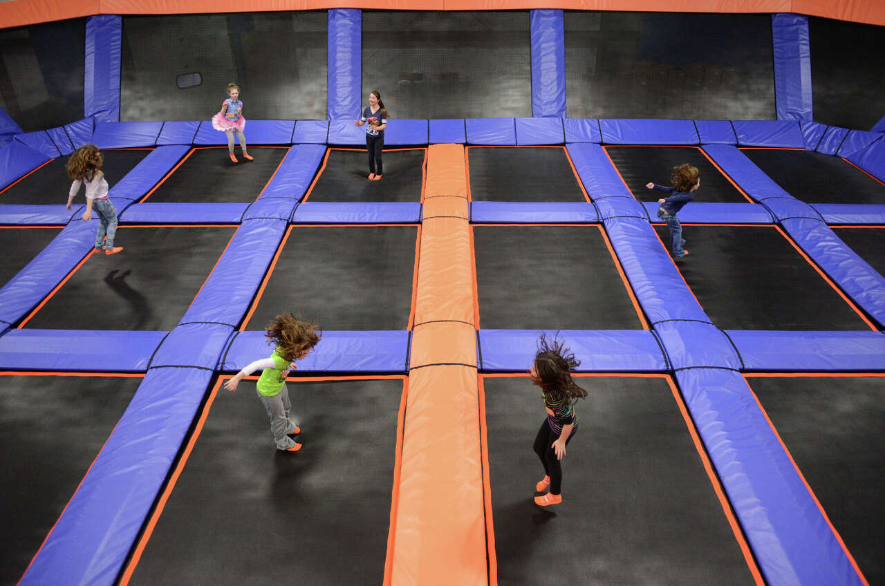Sky Zone plans 29,000-square-foot trampoline park in Pearland, state ...