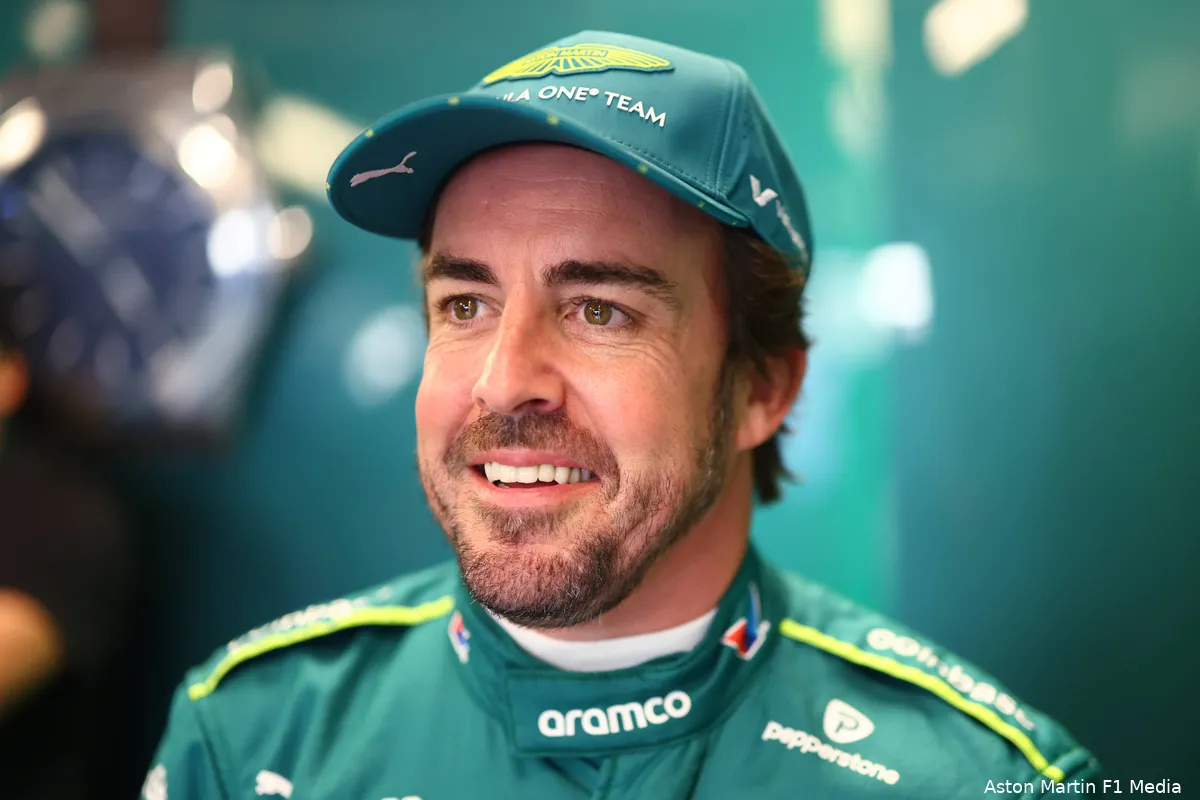 Button denkt dat Alonso toe is aan F1-pensioen: 'Ligt niet aan zijn ...