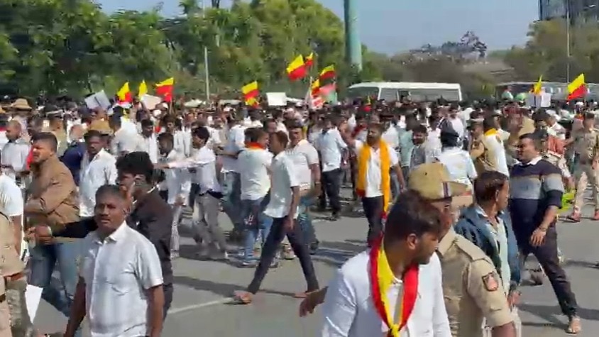 Bengaluru taxi drivers protest over restrictions on yellow-board ...
