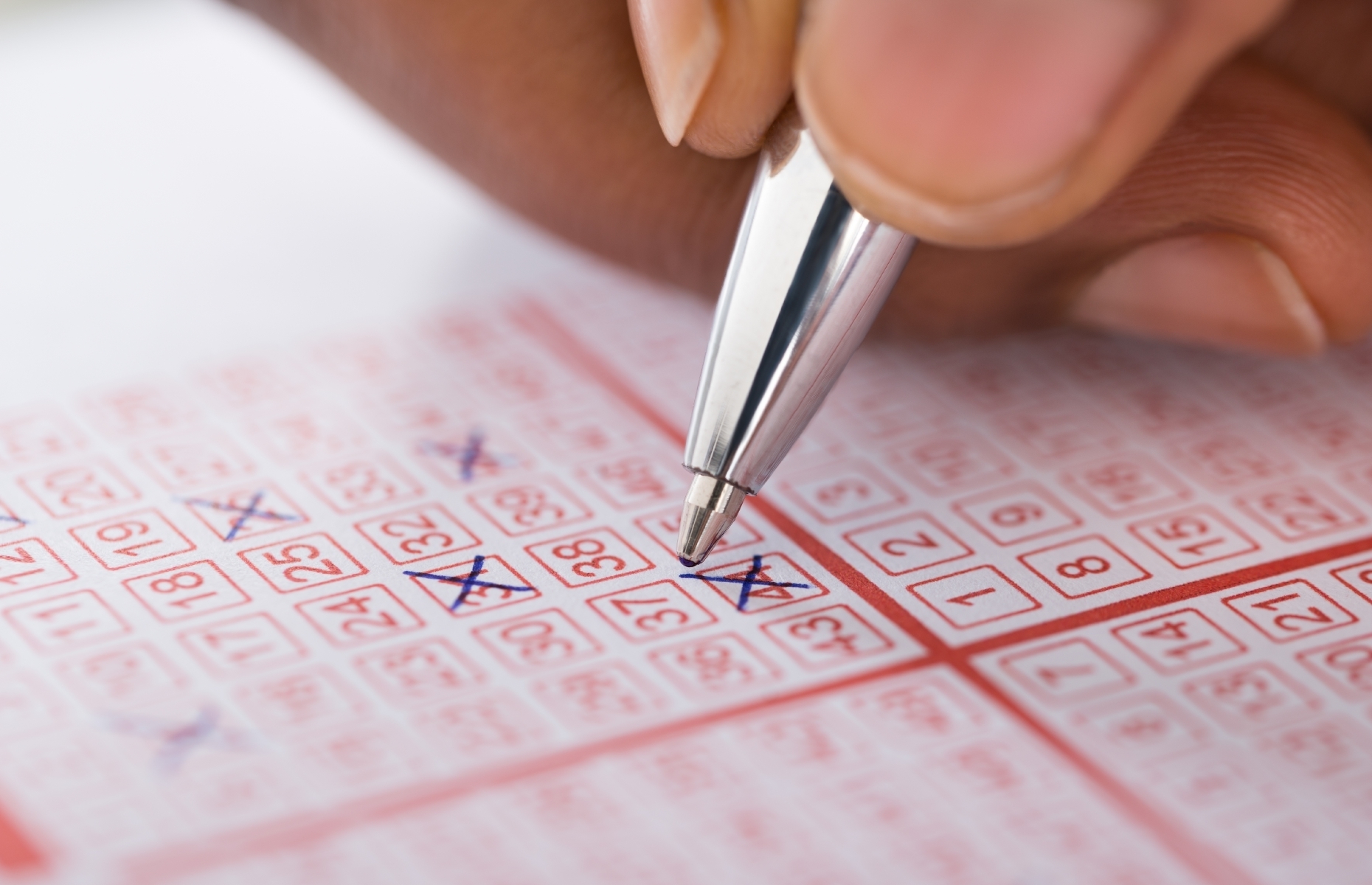 How much do scratch cards make worldwide?