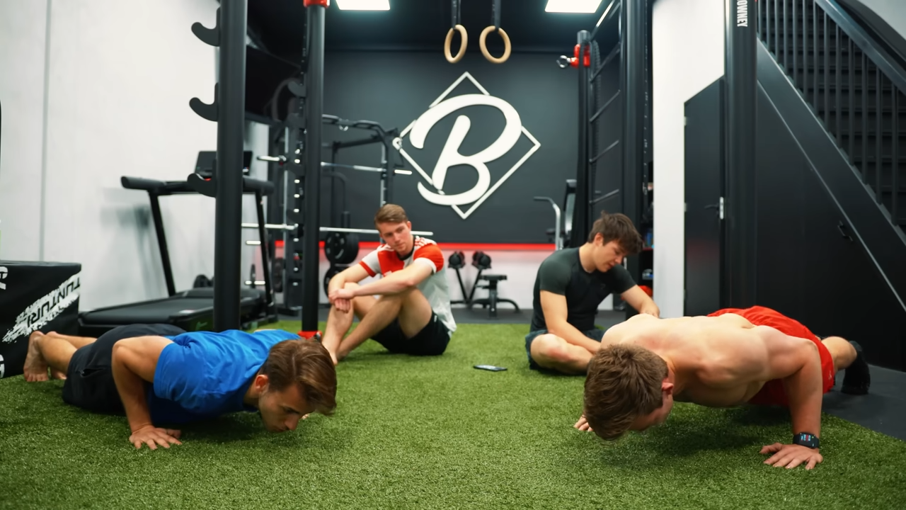 How 2 guys transformed with 30 days of push-ups