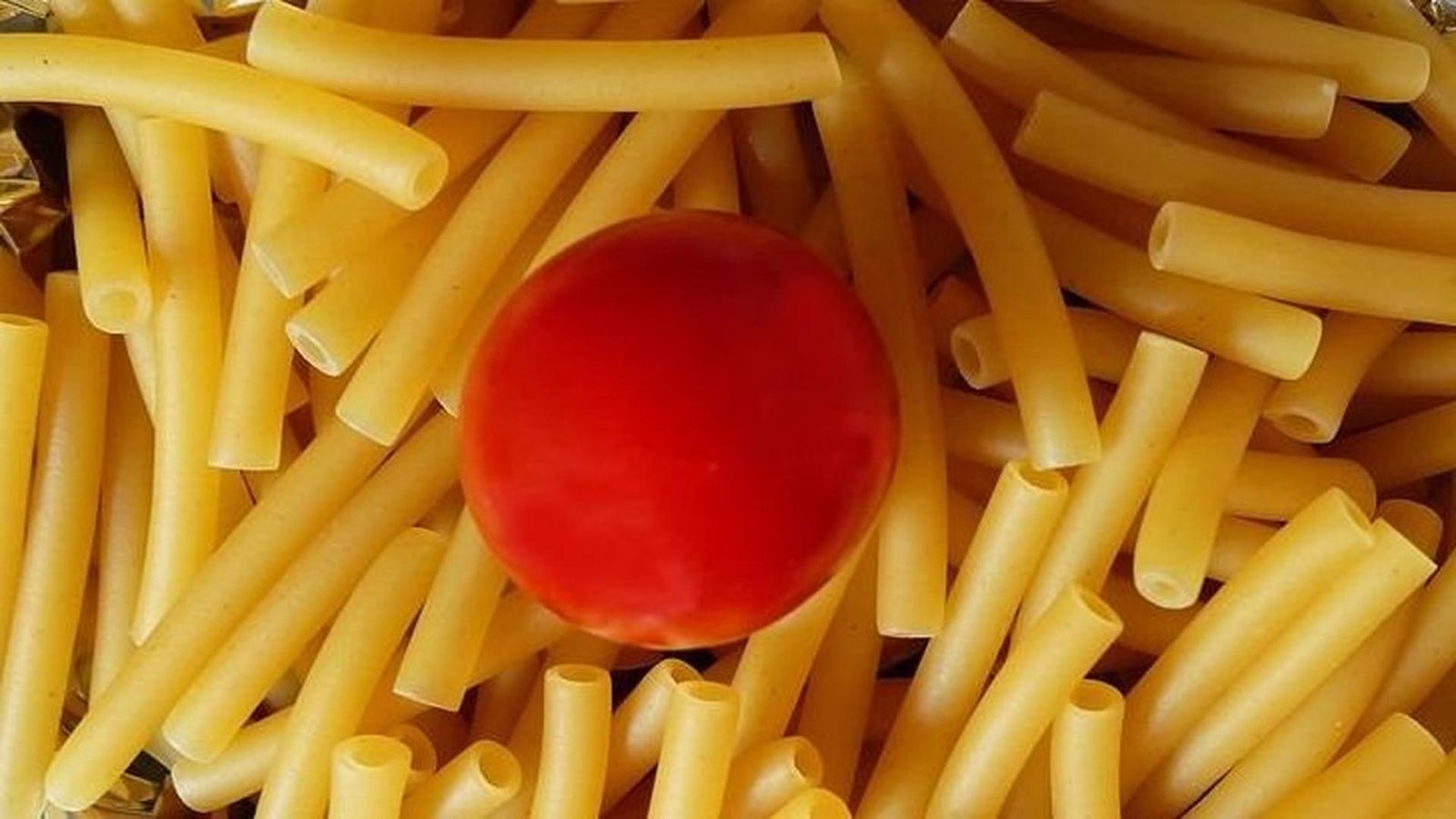 Aluminum foil has two different sides - here's the real reason why