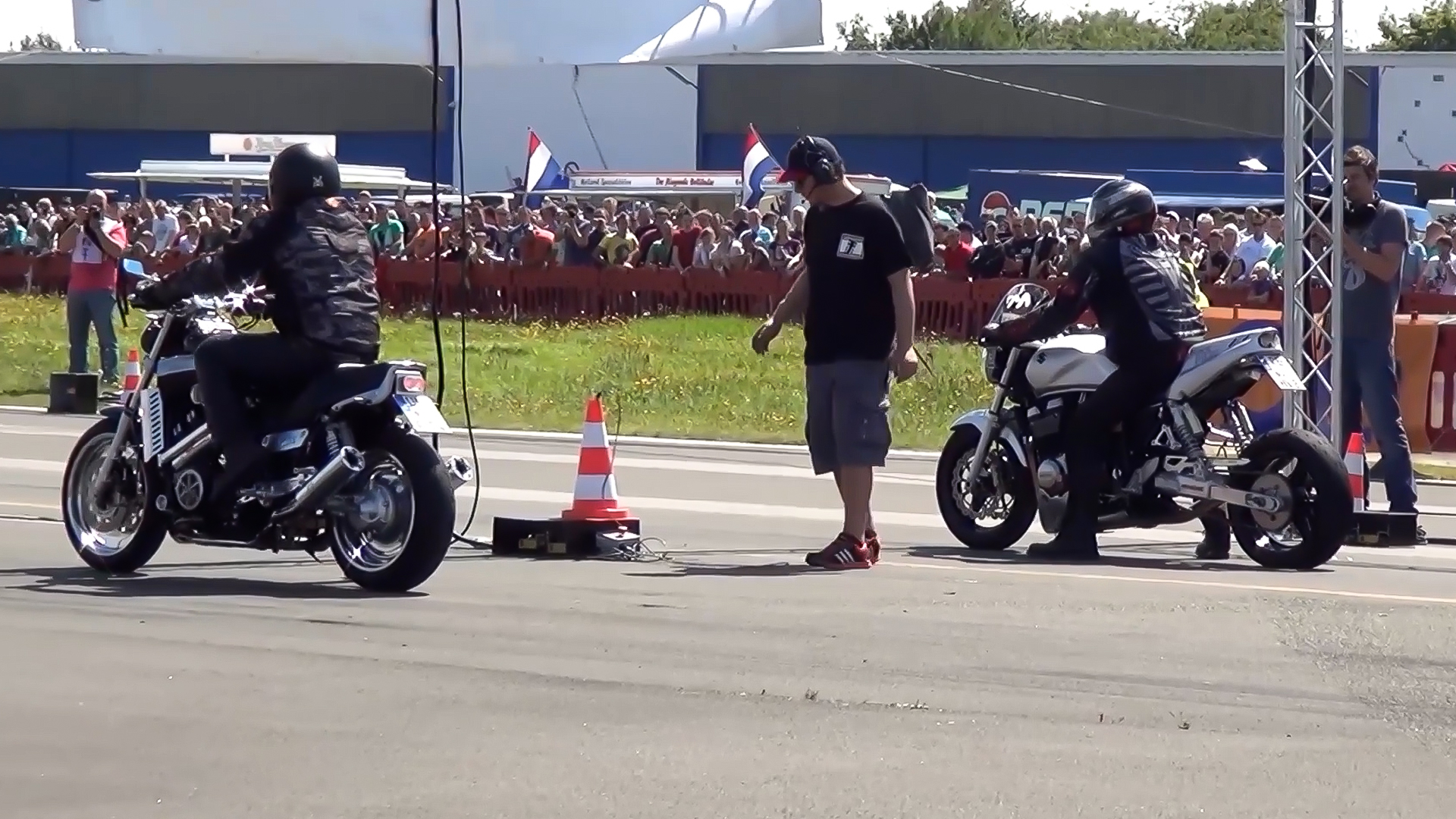 Drag race and acceleration with Harley bike