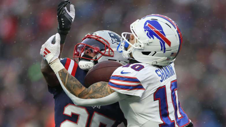 Patriots’ Mike Vrabel issues blunt response to controversial officiating