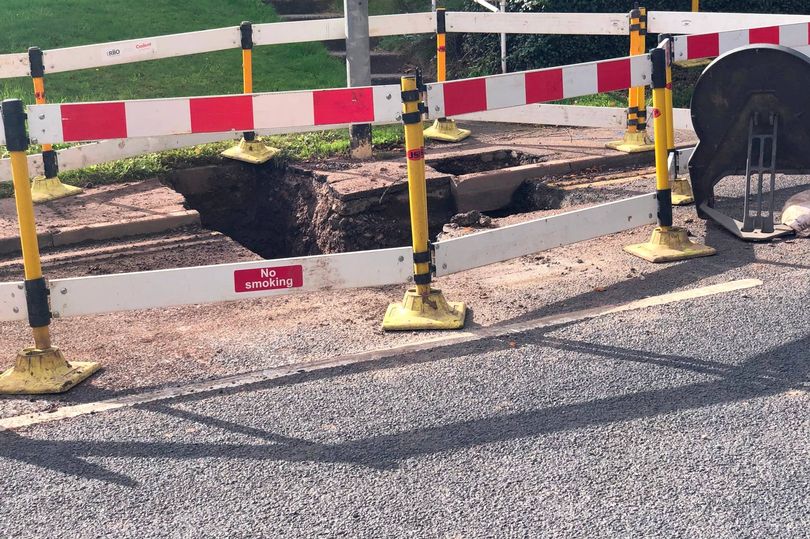 Gas workers dig up road and 'can't believe their eyes' after sending ...