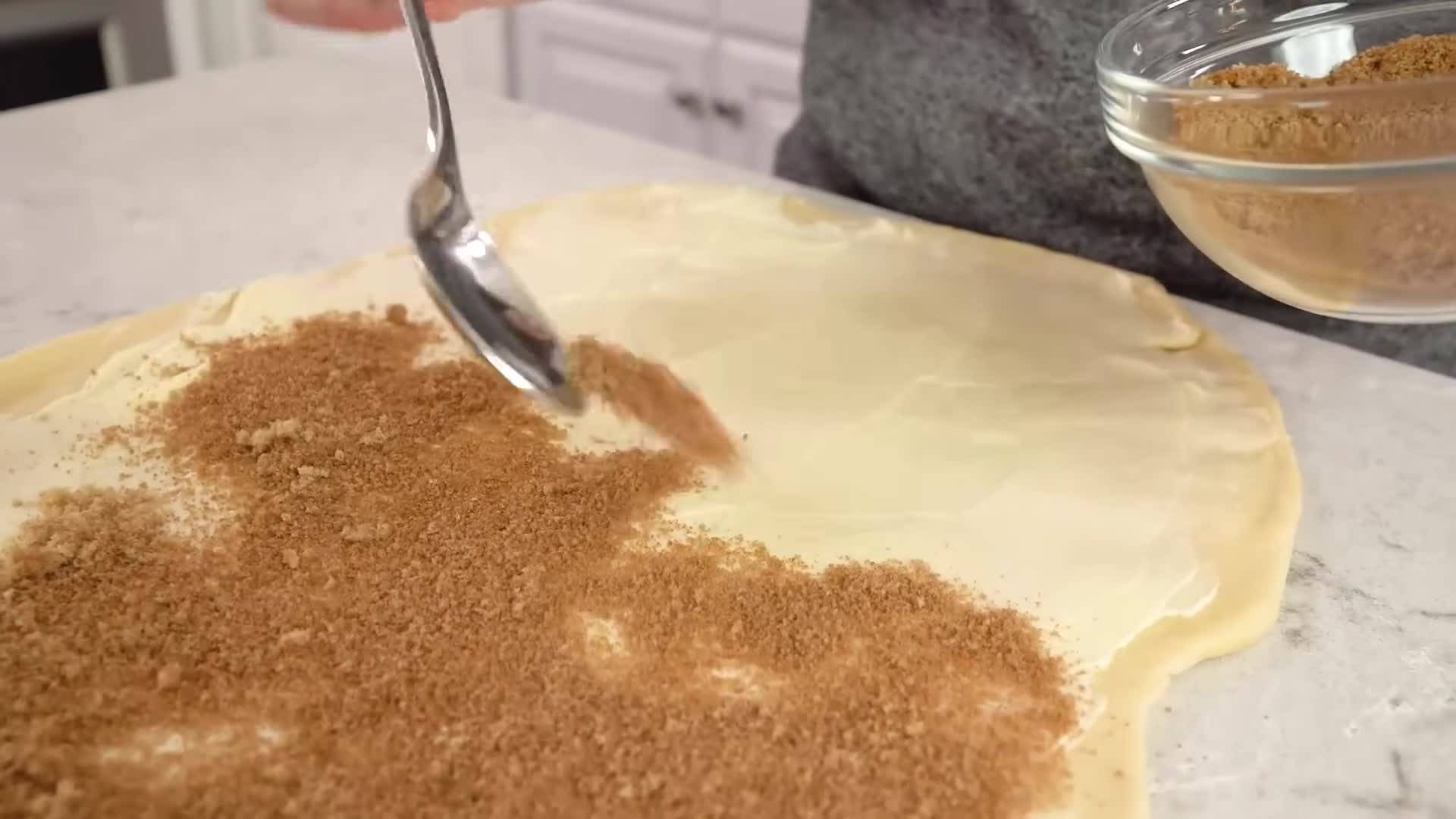 How to make cinnamon roll cupcakes | The Stay At Home Chef