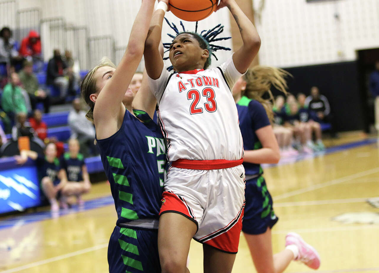 Monday girls basketball: Lacey, Wimbley lead stingy Alton past CM