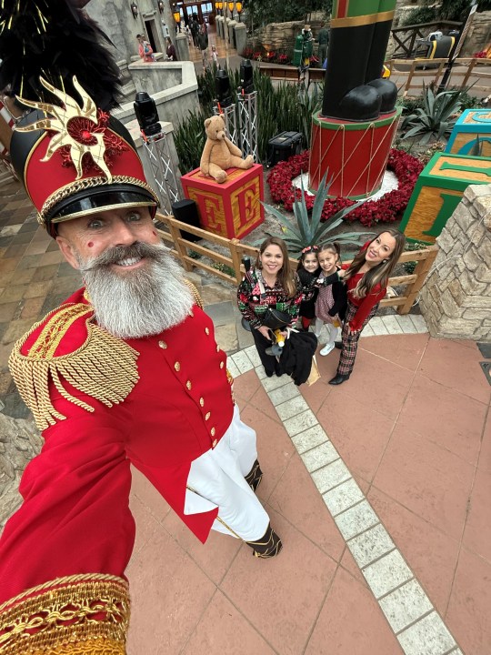 Ice! at Gaylord Texan showcases ELF in dazzling ice sculptures
