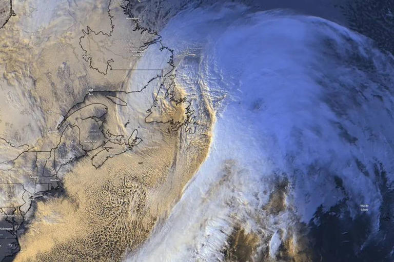Polar vortex split and bomb cyclone bring Arctic blast to New York
