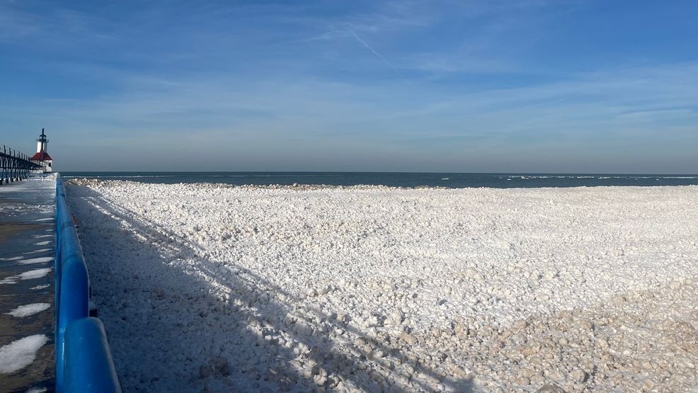 Warning: Ice shelf brings beauty and danger to Lake Michigan