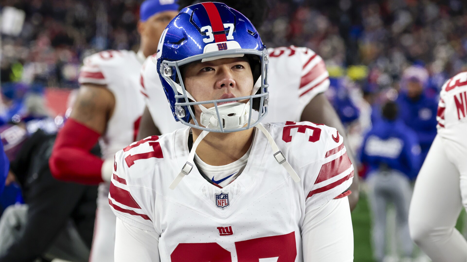 Giants waive Younghoe Koo, claim LB Caleb Murphy