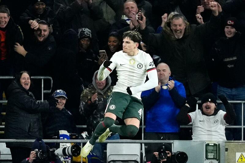 Garnacho double helps Chelsea book semi-final spot with win over Barry ...